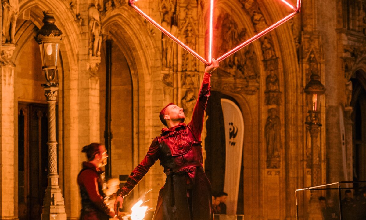 Scènes féériques | Invasioni Lunari & Cube Led - Event Les Crosets ...